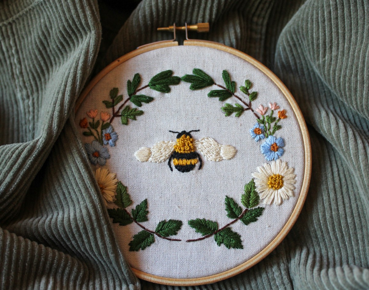 A Bumblebee Embroidery – Willow in Winter